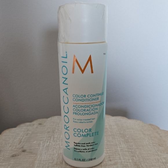 Moroccanoil | Hair | Moroccanoil Color Complete Conditioner In White ...